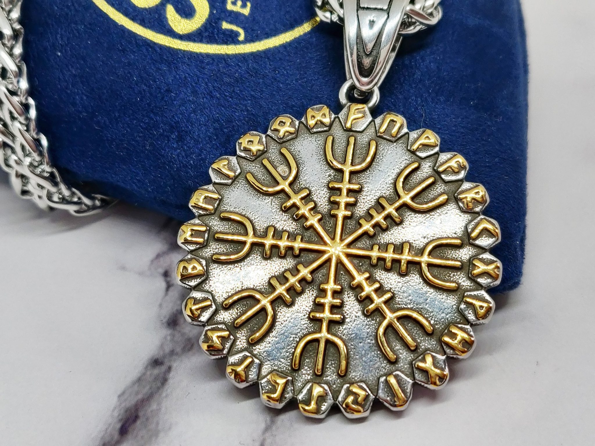 Mei's Viking Ketting | Helm Of Awe & Vegvisir | Stainless Steel ...